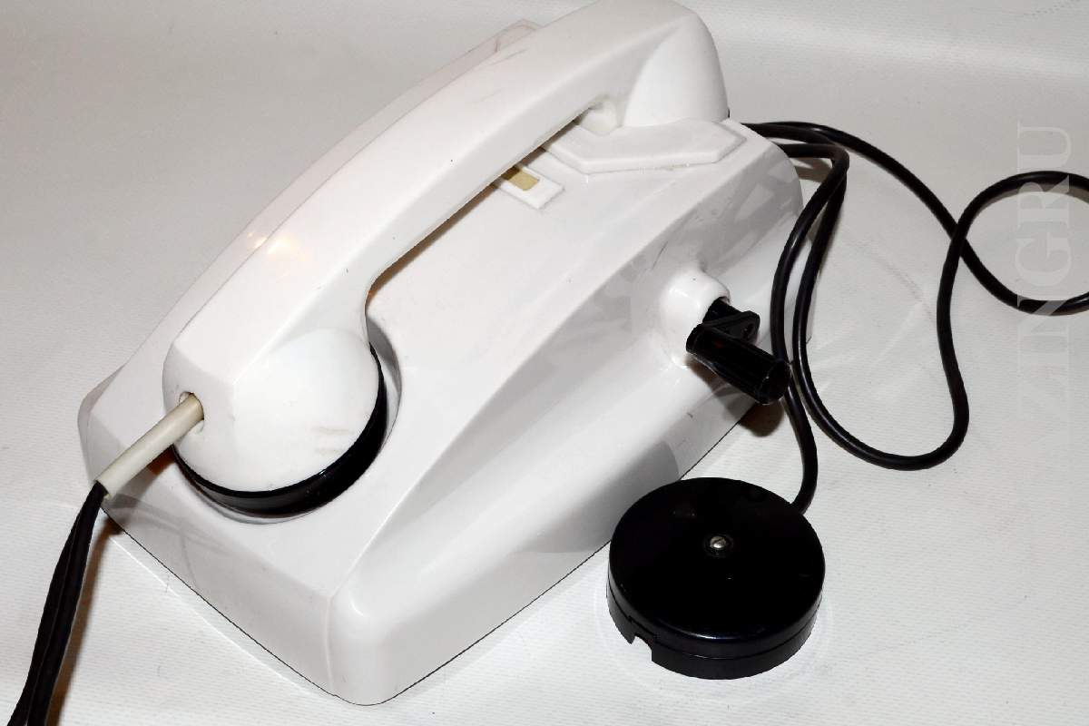 Vintage Russian USSR White Telephone AT-218 Soviet Era Original Box! | eBay